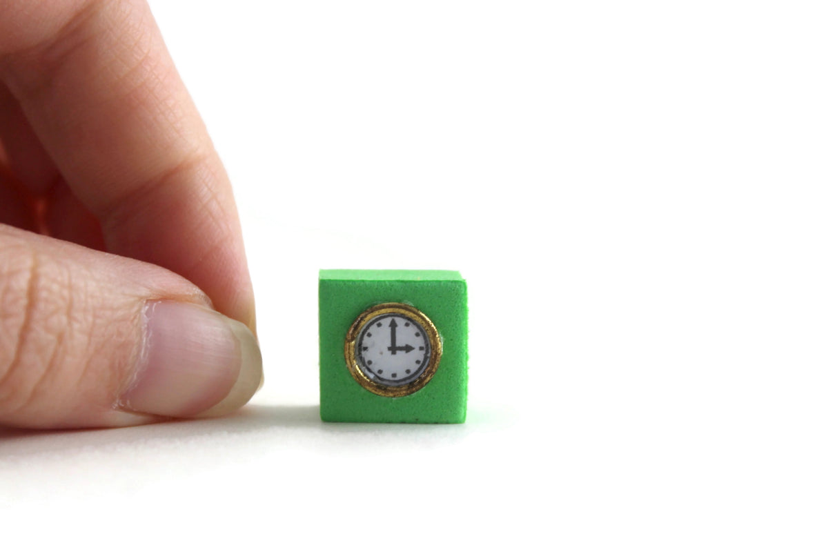 Vintage 1:12 Miniature Dollhouse Square Green Clock – The Mustard Dandelion